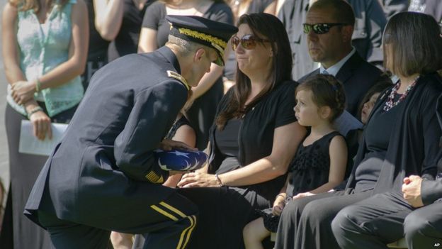 Day in pictures: 21 June 2013 - BBC News