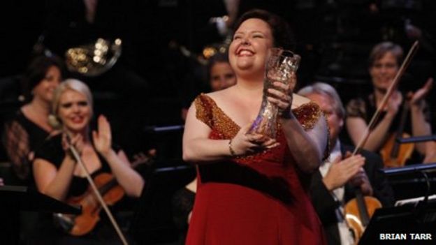 Cardiff Singer of the World: Jamie Barton wins top prize - BBC News