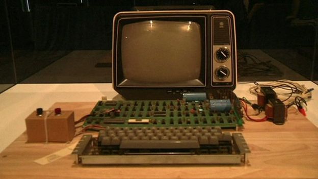 Historic Apple 1 computer sold at auction - BBC News