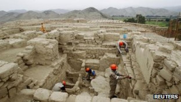 Ancient Wari royal tomb unearthed in Peru - BBC News