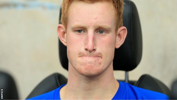 Nuneaton Town sign Christian Dibble and Adam Dawson on loan - BBC Sport