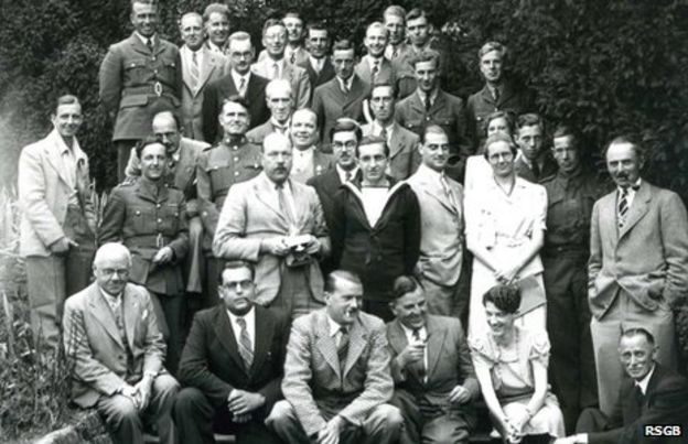 The teenage radio enthusiasts who helped win World War II - BBC News