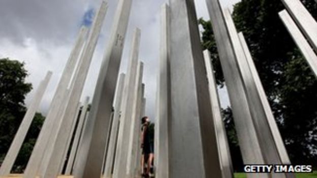 Ceremony held at memorial park for 7/7 bomb victims - BBC News