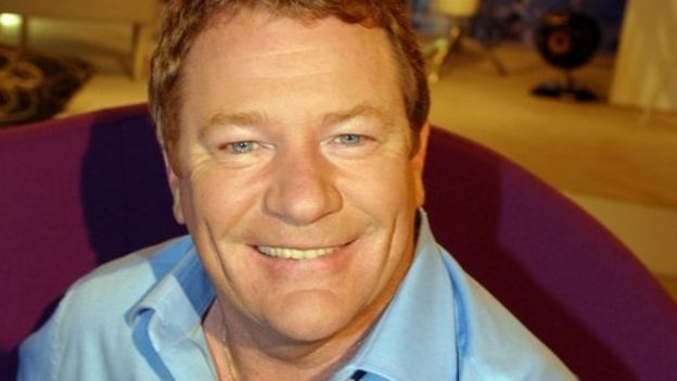 Jim Davidson to star in 'honest' show about his career - BBC News