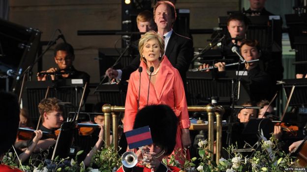 In pictures: Coronation Festival draws royal suppliers to palace - BBC News