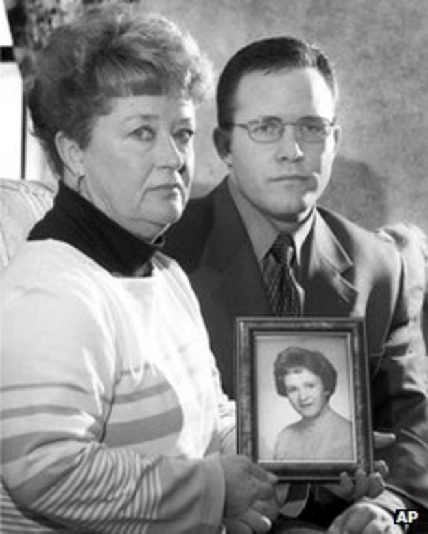 'Boston Strangler' Albert DeSalvo linked by DNA to victim - BBC News