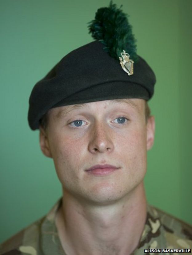 In pictures: Training Mali's army - BBC News