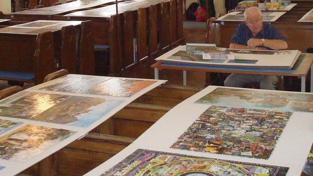 British Jigsaw Championship makes debut in Newmarket - BBC News