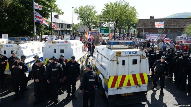 In pictures: Rioting in north Belfast follows 12 July parades - BBC News