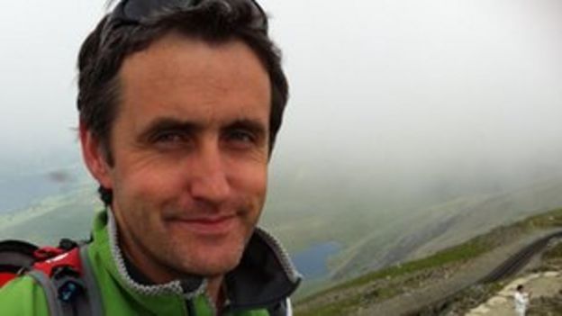 Snowdon Race organiser says event is 'too big' - BBC News