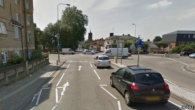 Norwich Road roundabouts work in Ipswich delayed - BBC News