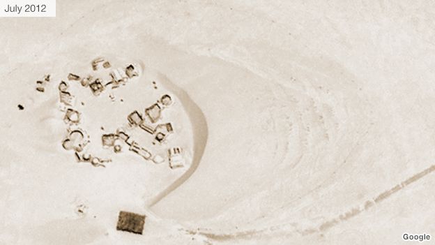 Star Wars home of Anakin Skywalker threatened by dune - BBC News