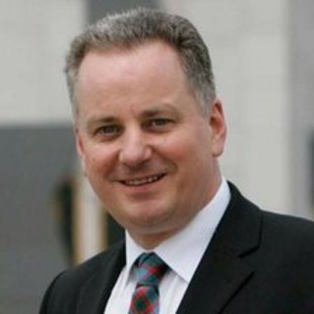 Lord McConnell to chair SSE community funding panel - BBC News