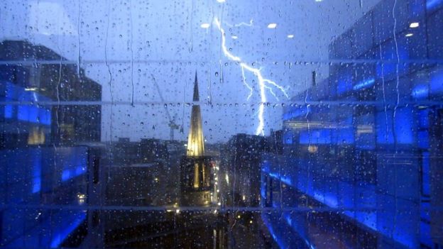Your photos of recent UK lightning - BBC Weather