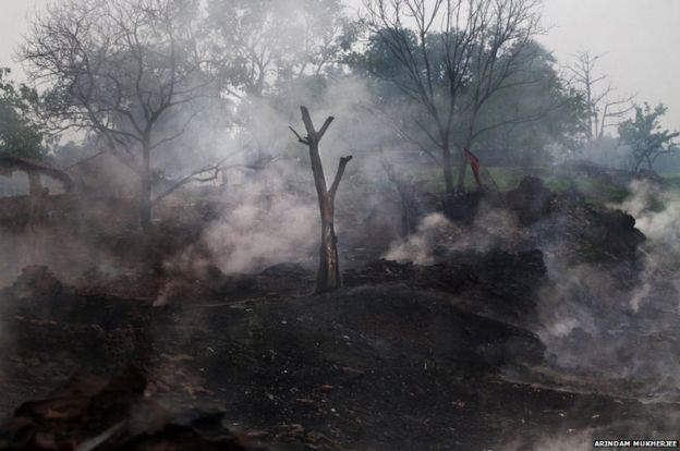 In pictures: India coal fires - BBC News