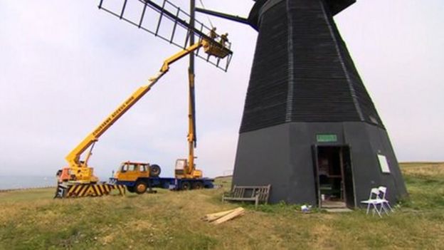 Renovation work on historic Rottingdean Windmill - BBC News