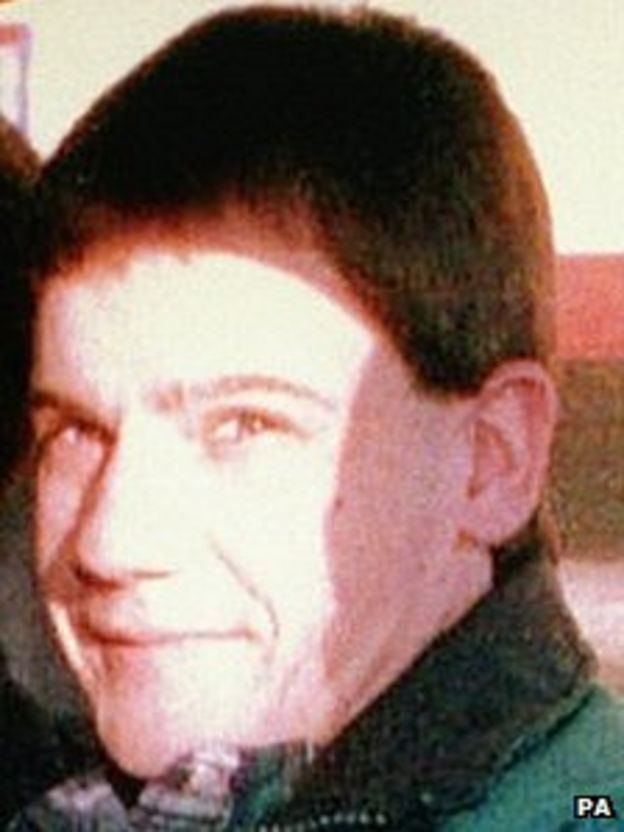 Policeman killer Paul Weddle wins rehabilitation ruling - BBC News