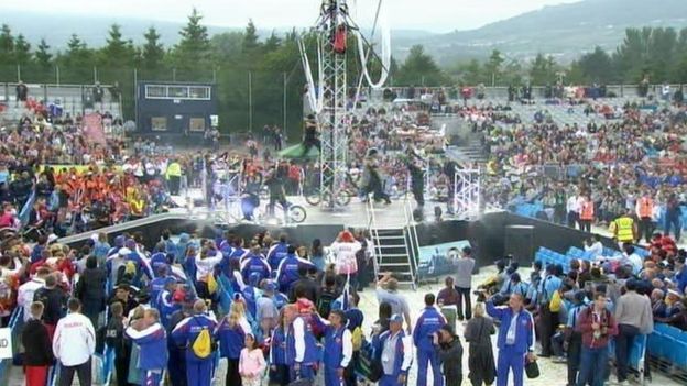 In pictures: World Police and Fire Games opening ceremony - BBC News