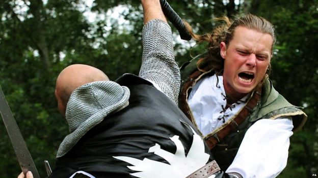 In pictures: Robin Hood Festival in Sherwood Forest - BBC News
