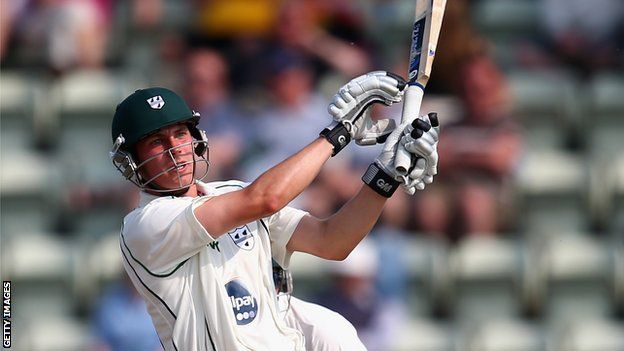 Worcestershire v Kent: Rain prevents Tom Fell century - BBC Sport