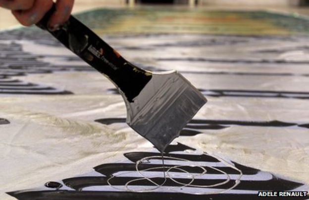 'Calligraffiti': The graffiti artist inspired by medieval scribes - BBC ...