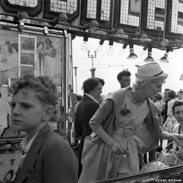 Mass Observation on show - BBC News