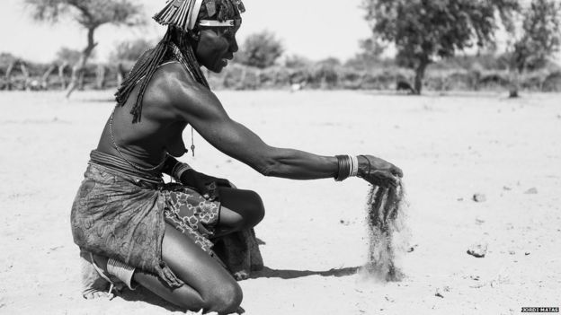 In pictures: Namibia's worst drought for 30 years - BBC News