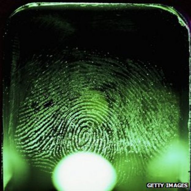 Helping touchscreens stay smear-free - BBC News