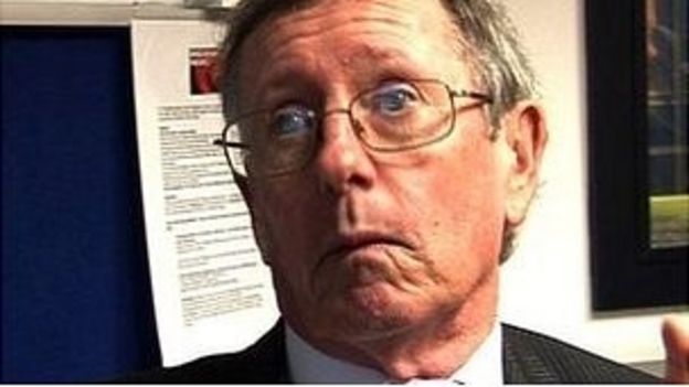 Jersey deputy plans to have one type of politician - BBC News