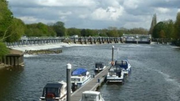 River Thames locks closed during repairs - BBC News