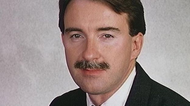 A history of beards in the workplace - BBC News