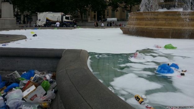 In pictures: Clear-up after Tartan Army moves on - BBC News