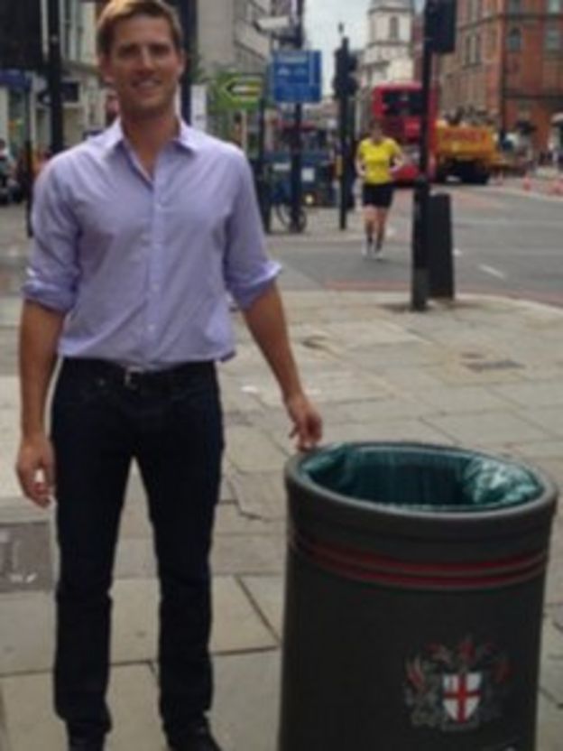 Bishopsgate gets blast-proof bins 20 years after IRA explosion - BBC News