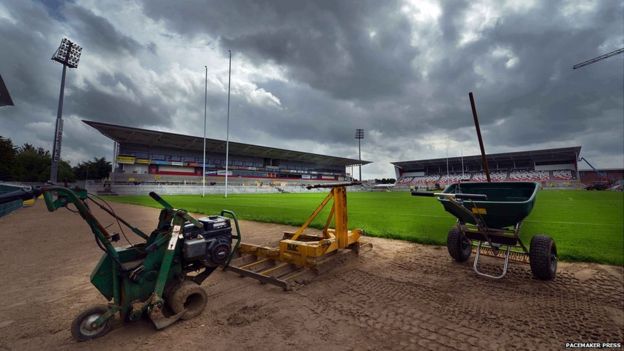 Ravenhill Stadium gets ready for new Ulster rugby season - BBC News