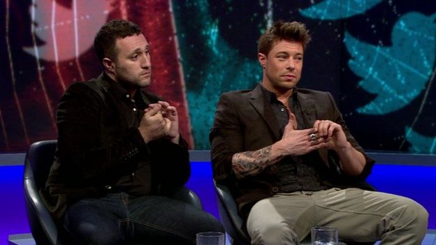 Blue singer Simon Webbe has declared himself bankrupt - BBC News