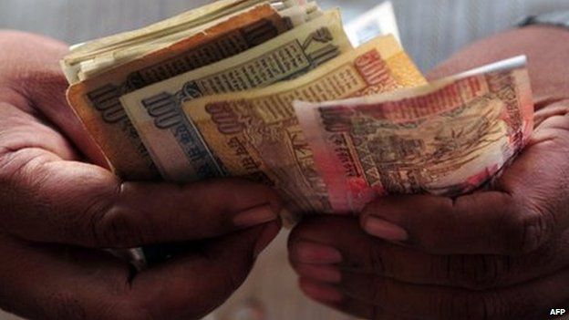 Indian media: Falling rupee sparks inflation fears - BBC News