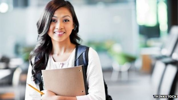 How to pick the best student bank account - BBC News