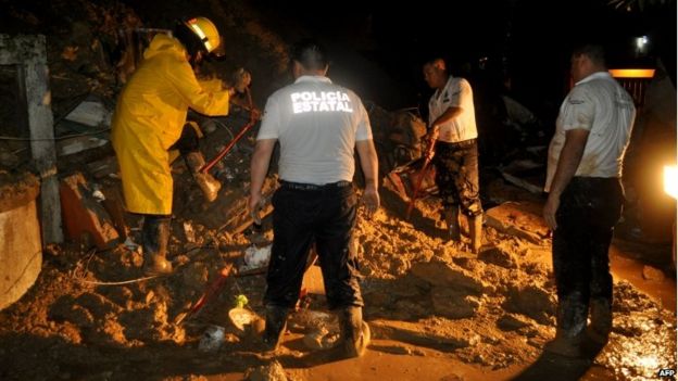 Mexico storms: Hurricane Manuel makes landfall - BBC News