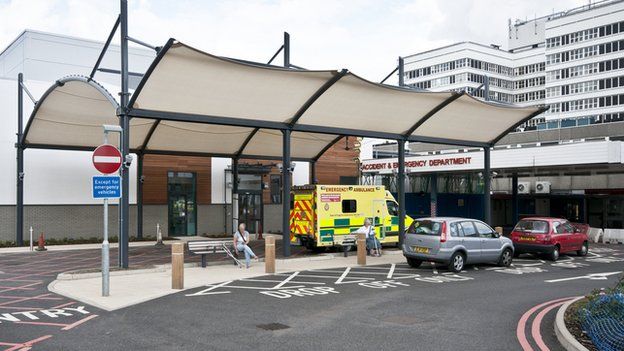 Lister Hospital's adult A&E department moves - BBC News