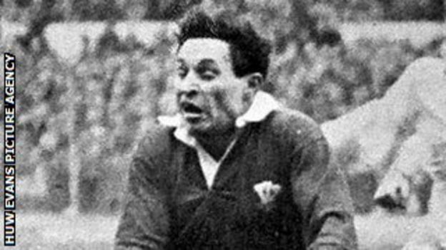 Cliff Morgan: Former Wales fly-half and BBC broadcaster dies aged 83 ...
