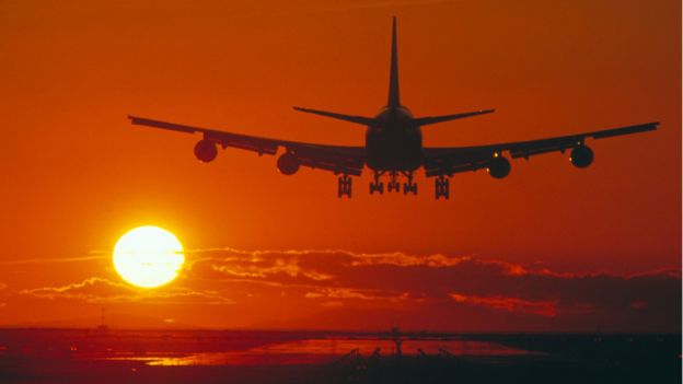 Flashes of light may stop jet lag - BBC News