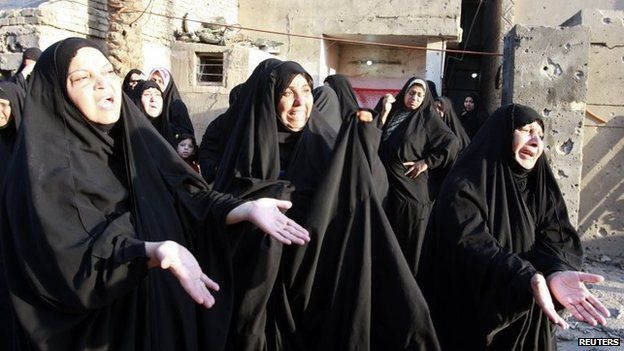 Iraq unrest: Samarra car bomb 'kills 16' at city market - BBC News