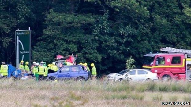 Multi-vehicle crash closes A75 near Twynholm - BBC News