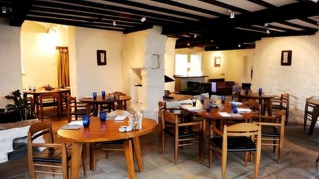 Freemasons at Wiswell tops Good Food Guide best pub list - BBC News