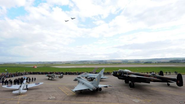 Your photographs of the last Leuchars Airshow - BBC News