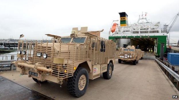 British Army vehicles return from Afghanistan - BBC News