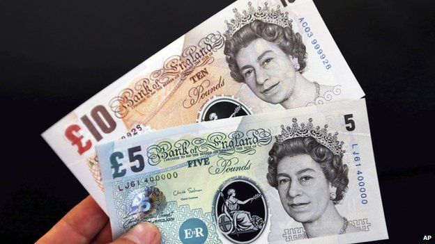Plastic money in England by 2016 - BBC Newsround