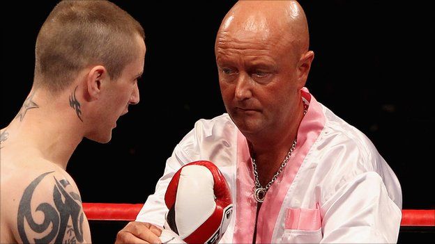 Dean Powell: Frank Warren leads tributes after legendary trainer dies ...