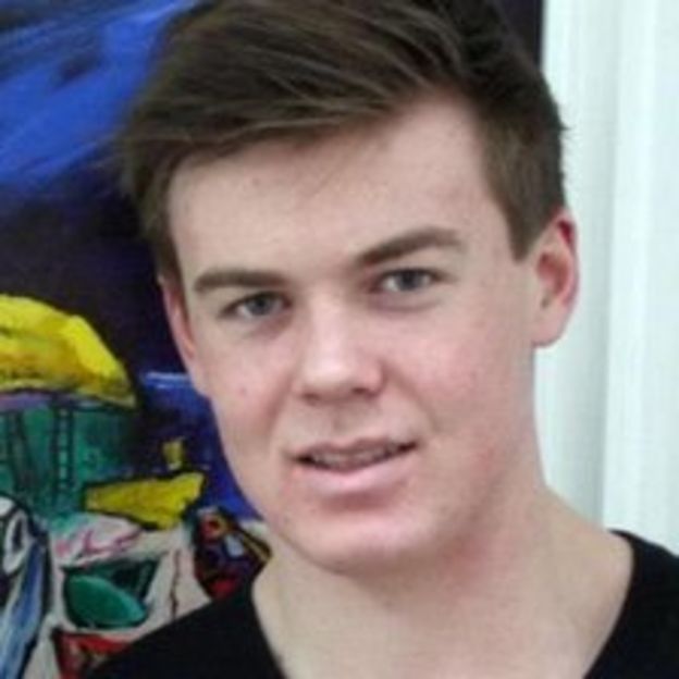 Chris Mapletoft parents 'shocked' over diet pills death - BBC News