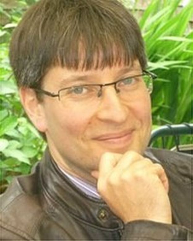 'A surprise and a risk': Reaction to Booker Prize upheaval - BBC News